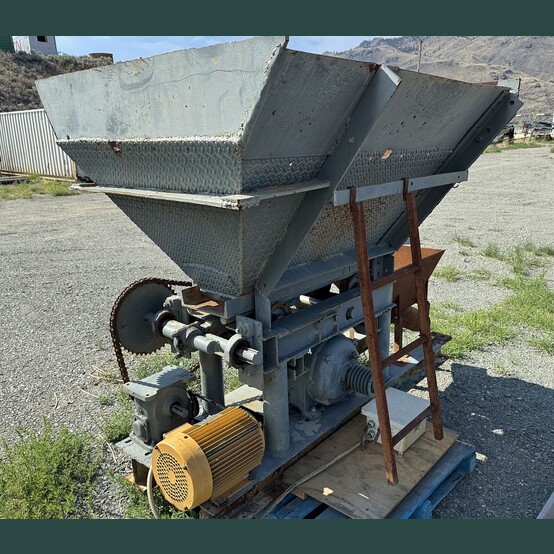 Shuffle Plate Hopper Feeder