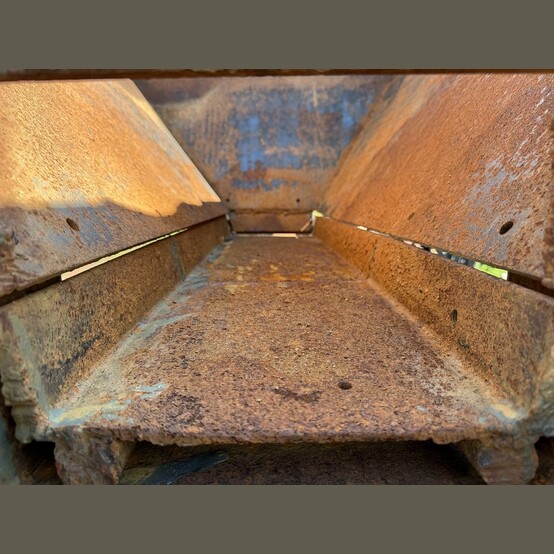 Shuffle Plate Hopper Feeder