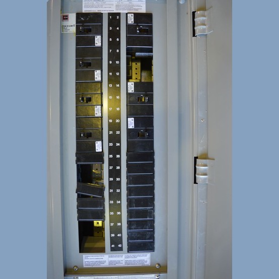 Panel de Distribución de Luz Cutler Hammer de 225 amp nivel mundial ...