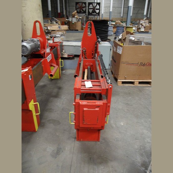 Bushman Equipment Motorized Roll Lifter Supplier Worldwide | Used ...