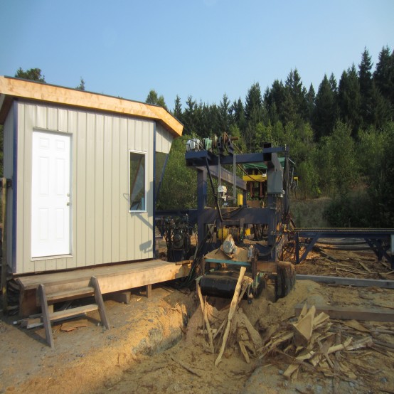 18 inch scragg mill has two 36 inch saws powered by 50 hp motors at 480 ...