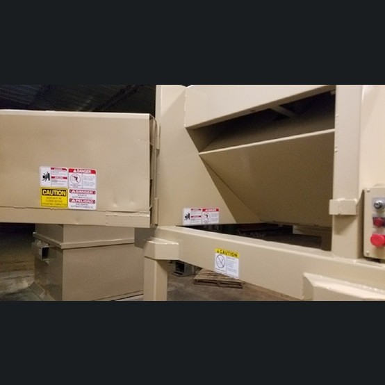 Savona Equipment Supplies Marathon 6 Yard Vertical Compactor