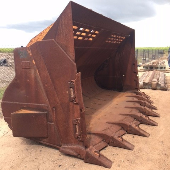 Savona Equipment Sells Caterpillar 992 Buckets