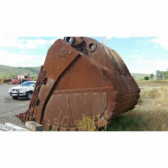 Savona Equipment Sells Hitachi EX3600 Bucket