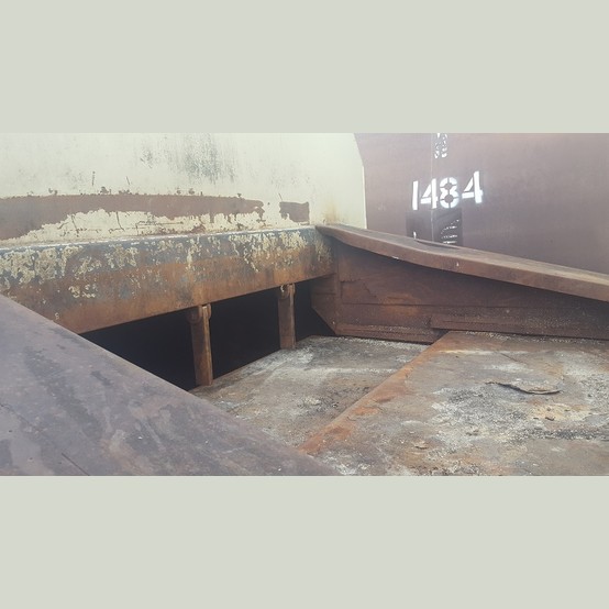 35 Yard Marathon Self-Contained Compactor