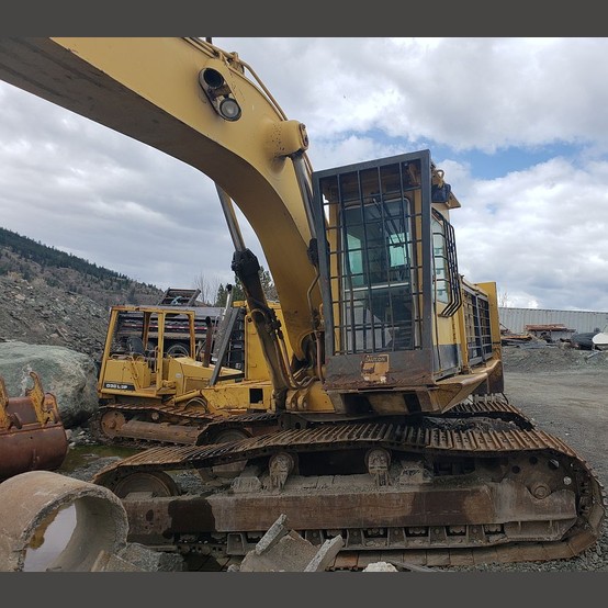 Caterpillar 235B Excavator