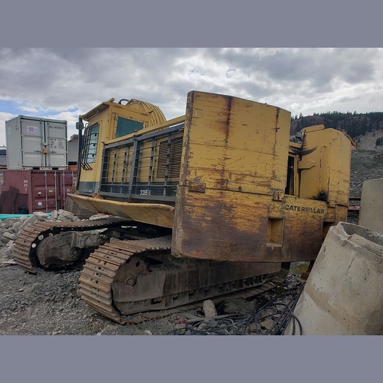 Caterpillar 235B Excavator