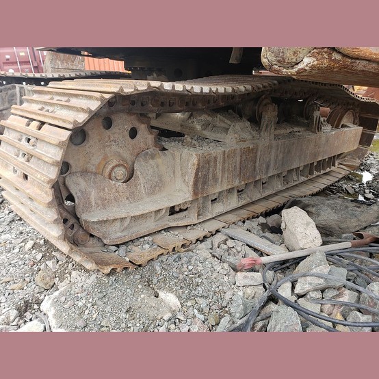 Caterpillar 235B Excavator