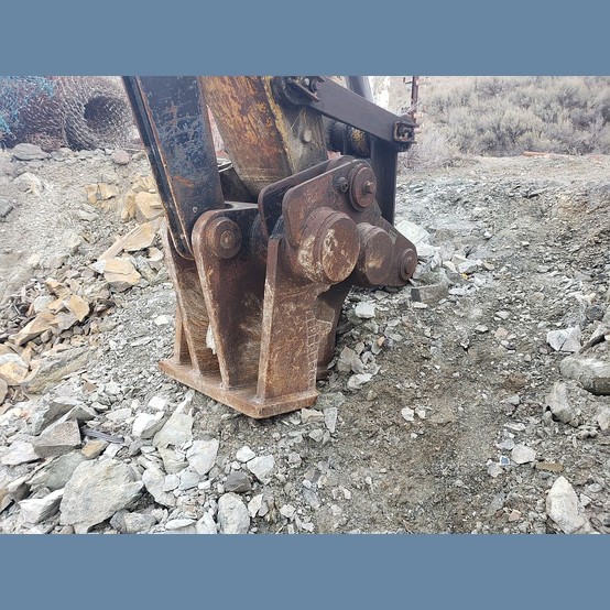 Caterpillar 235C Excavator