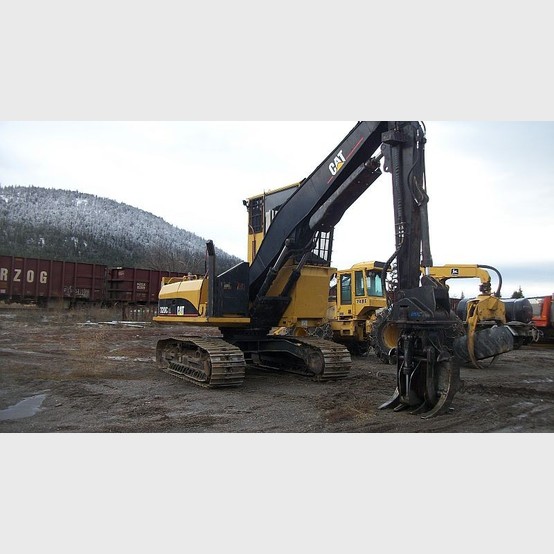 Used Cat Excavator - Log Loader. Model: 320C. New Rails.