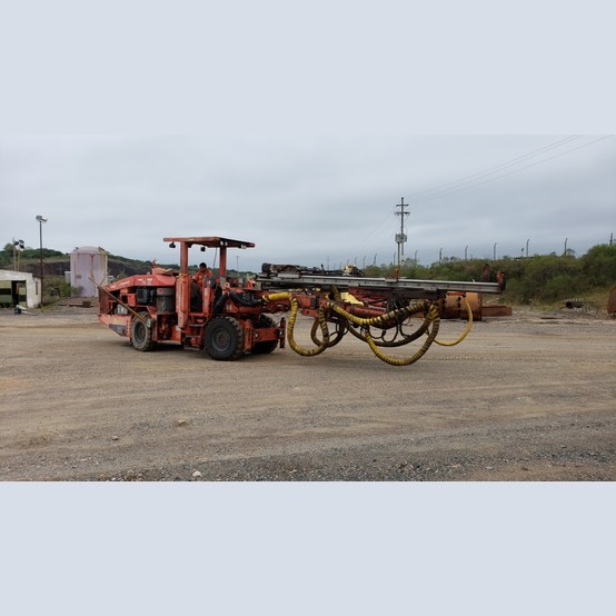 Perforadora Jumbo Sandvik DD320 de 2 brazos