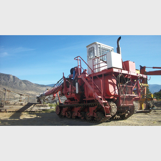 Madill yarder. C/W 4 - 5 yard material scraping bucket.