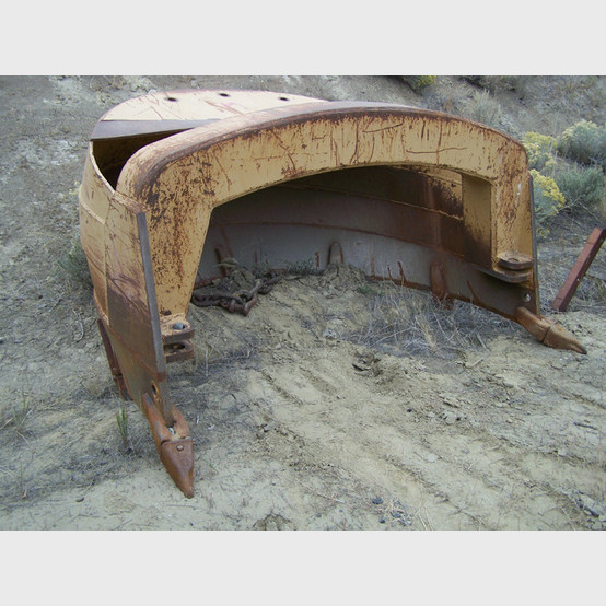 Madill yarder. C/W 4 - 5 yard material scraping bucket.