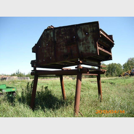 2 Deck Allis Chalmers Vibrating Stepped Screen.