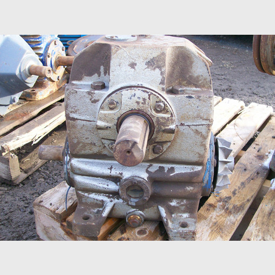 Highgear Size 5 Right Angle Reducer. 30:1 Ratio.