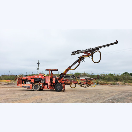 Perforadora Jumbo Sandvik DD320 de 2 brazos