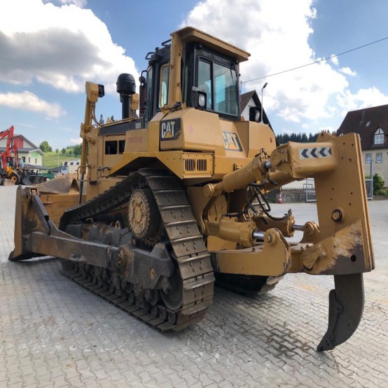 CAT D8R Dozer