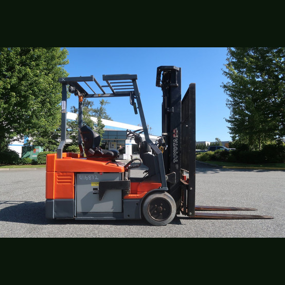 Toyota 4,000 lbs Electric Forklift