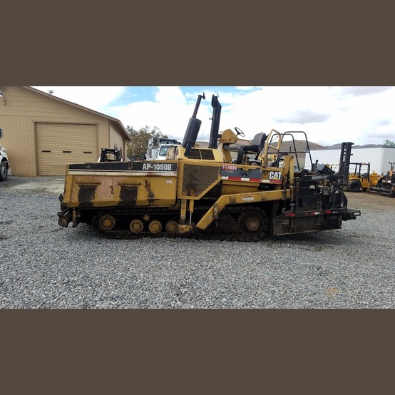 Pavimentadora CAT AP-1050B