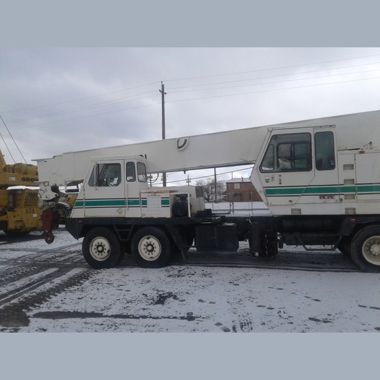 Lorain MCH 350 25 Ton Truck Crane