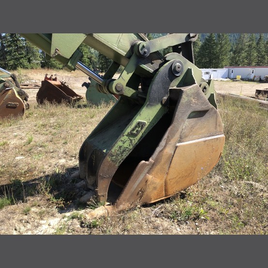 CAT 235 Excavator