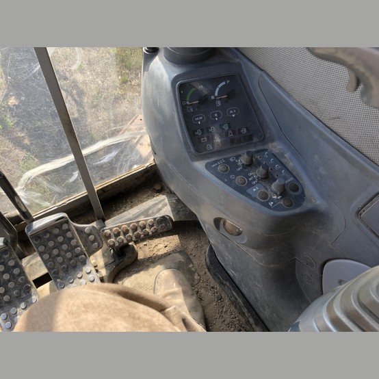 John Deere 220 LC Excavator