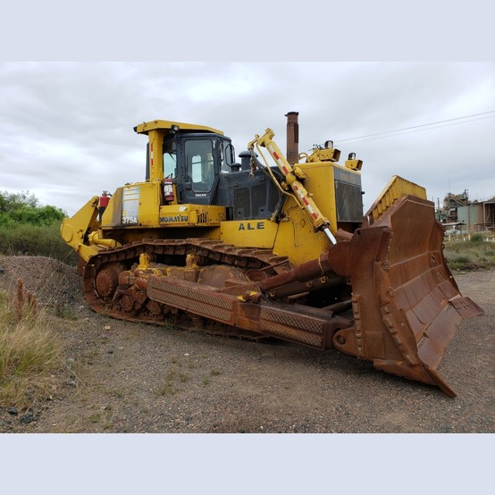 Komatsu D375A-5 Dozer