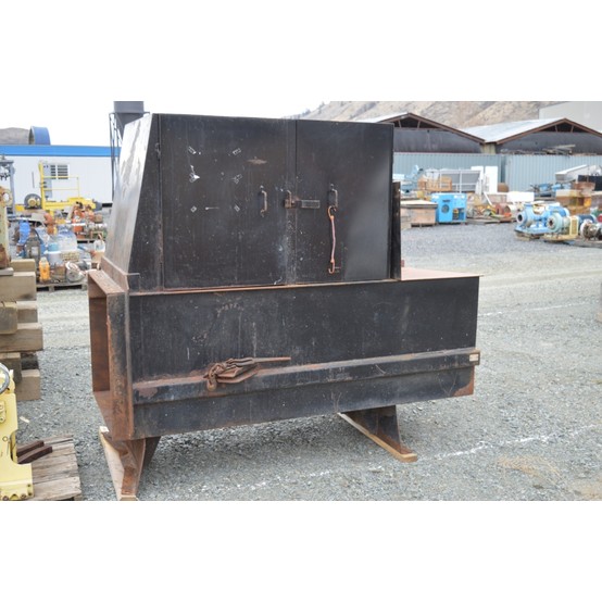 Universal Handling Equipment Compactor