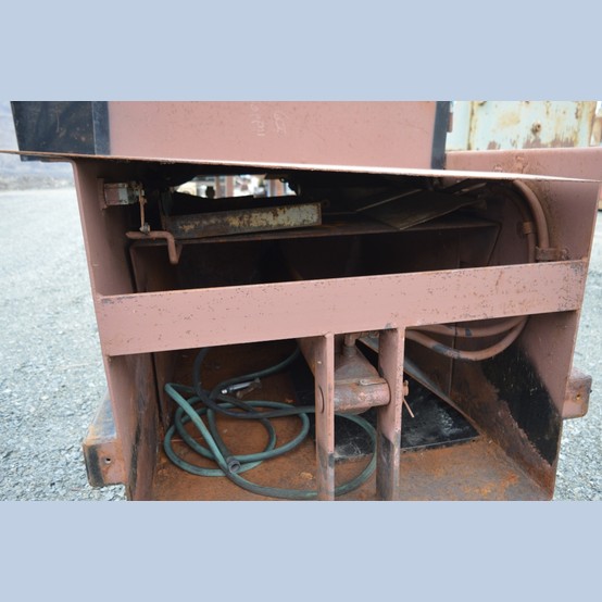 Universal Handling Equipment Compactor
