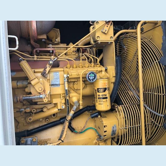 CAT 200 kW 240/480V Portable Diesel Generator