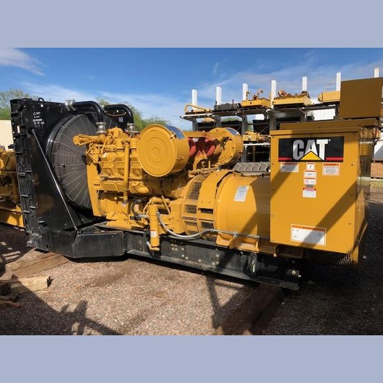 CAT 900 kW 240/480V Diesel Generator