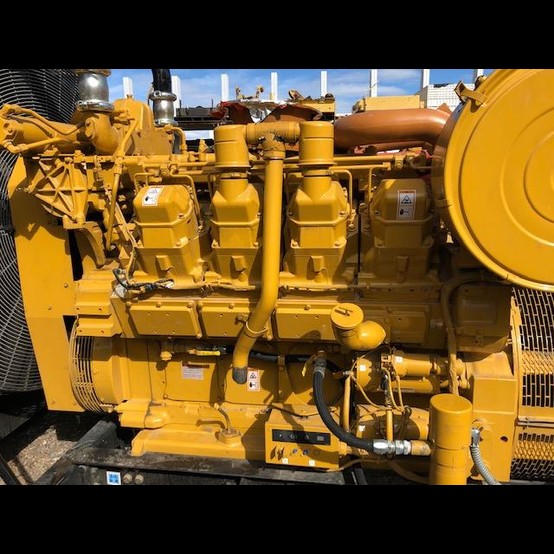 CAT 900 kW 240/480V Diesel Generator