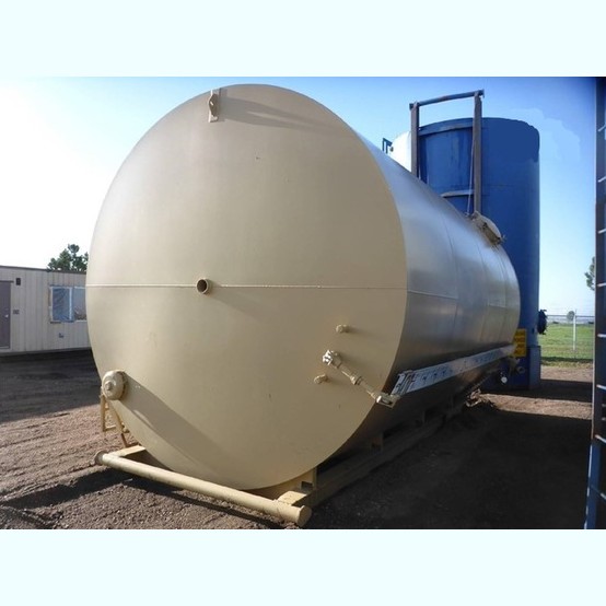 16,500 Gallon Vertical Frac/Tack Tank