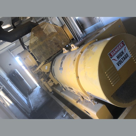 Caterpillar 900 kW Oilfield Generator Skid Shack