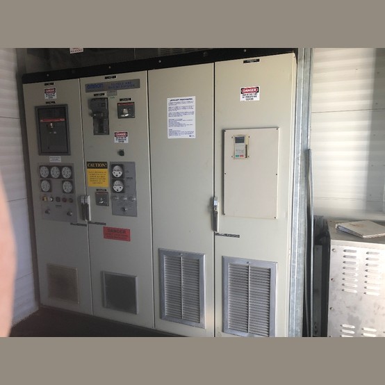 Caterpillar 900 kW Oilfield Generator Skid Shack