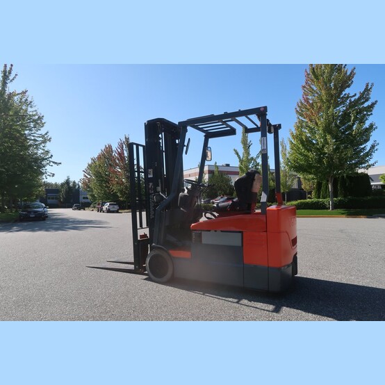 Toyota 4000 lb. Forklift