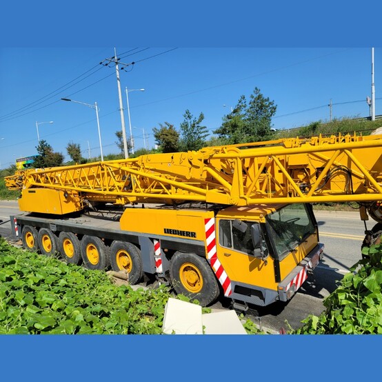 Liebherr 160 Ton Crane