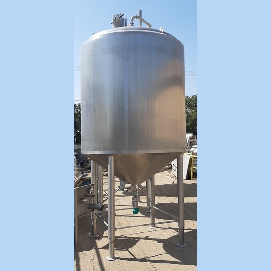 APV 1,500 Gallon Stainless Steel Tank