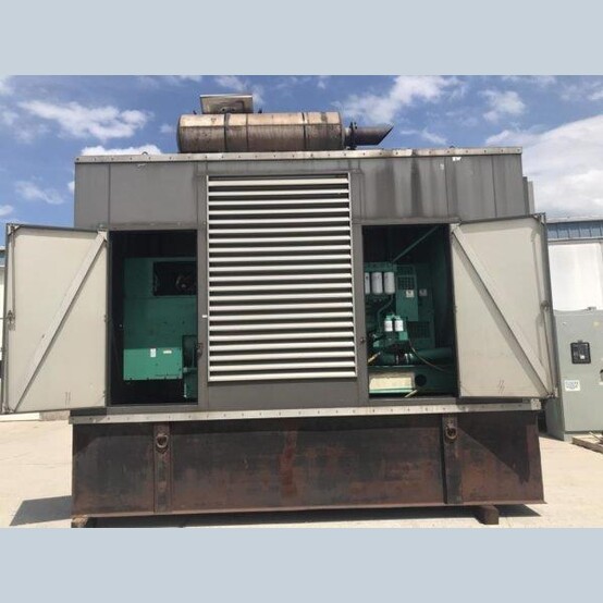 Cummins 800 kW 600 Volt Diesel Generator