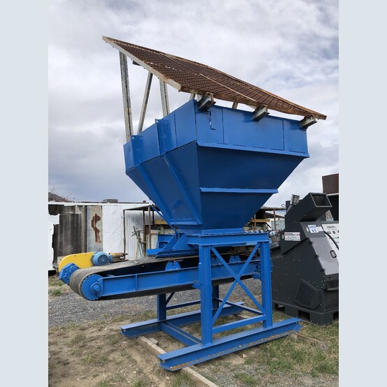 Grizzly Hopper Feeder